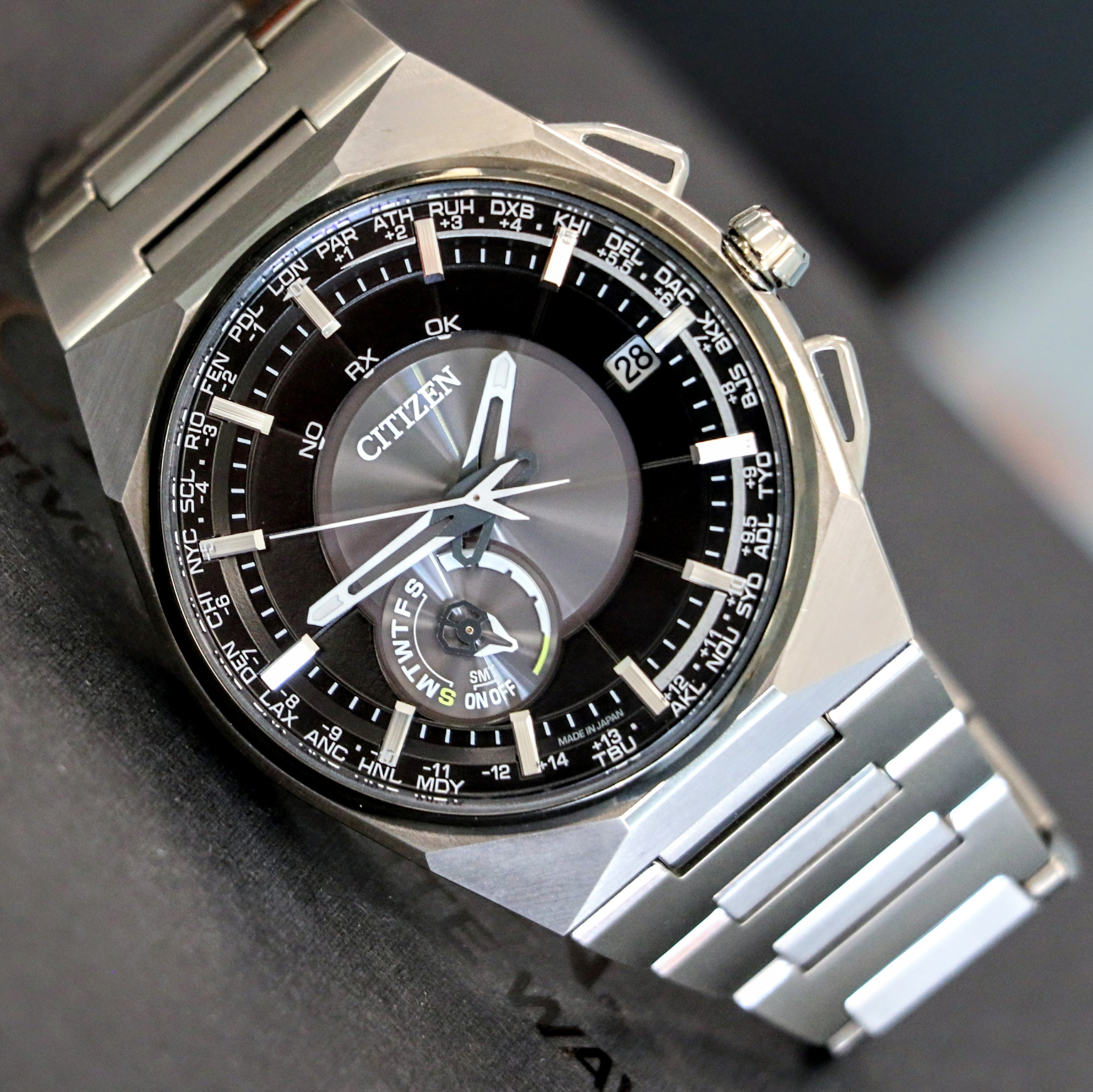 CITIZEN Eco-Drive Satellite Wave Wristwatch Super Titanium Case & Brac ...