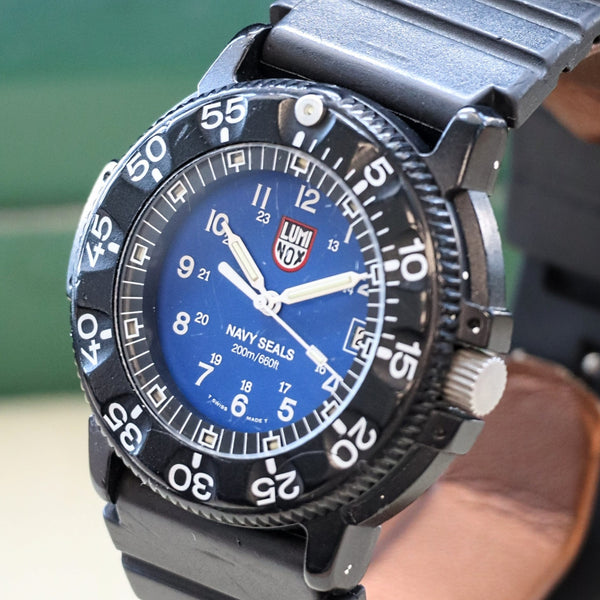 Vintage LUMINOX Navy Seals Watch 200m/660ft Blue Dial Date Indicator W ...