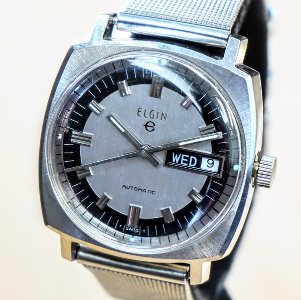 Vintage ELGIN Automatic Watch 17 Jewels Grade 334 Day/Date Cushion Cas ...