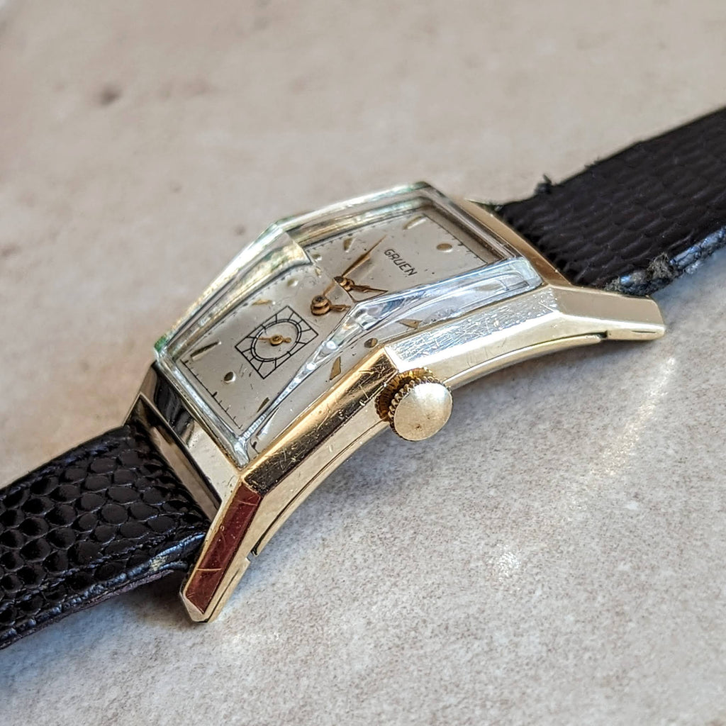 1948 GRUEN Curvex Precision Wristwatch “Curvametric” 17 Jewels Cal. 37 ...