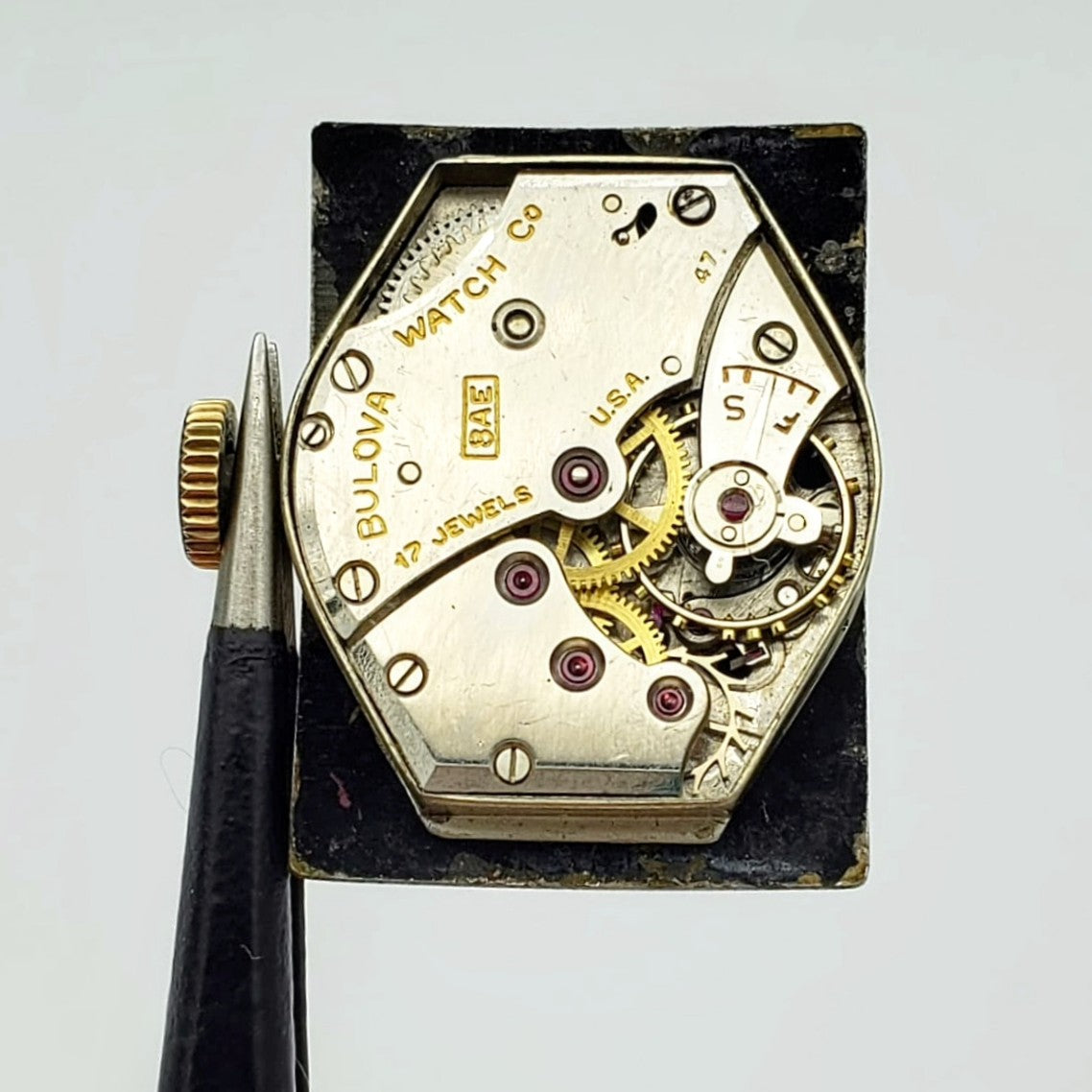 1947 BULOVA Senator Two-Tone Black Dial U.S.A. Caliber 8AE 17 Jewels W ...